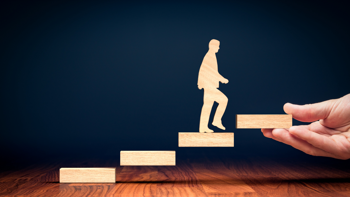 Coach trainer: differences, similarities and ways to develop